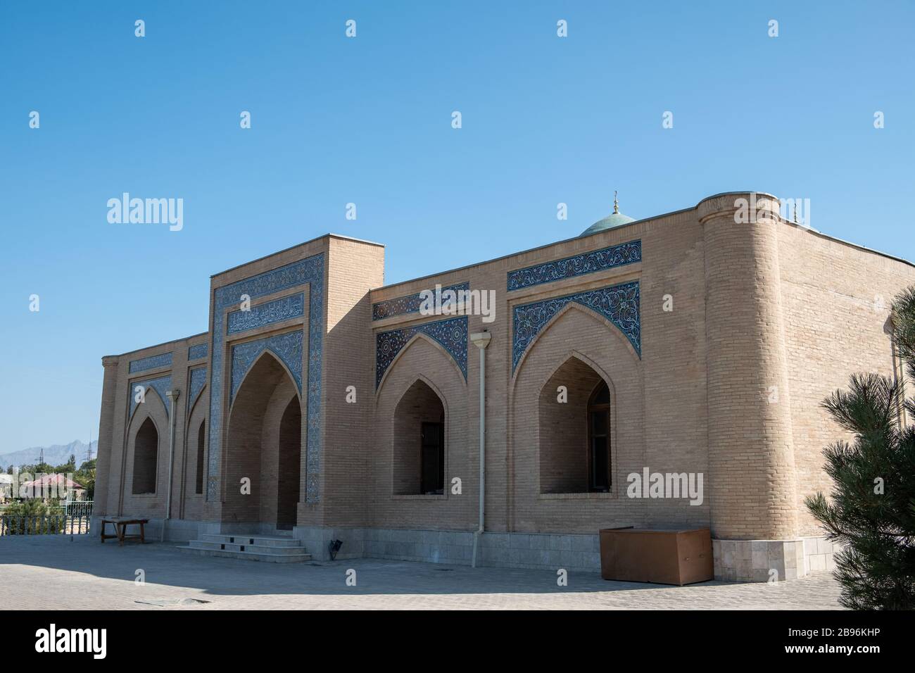 Mosque in Navoi, Uzbekistan Stock Photo - Alamy
