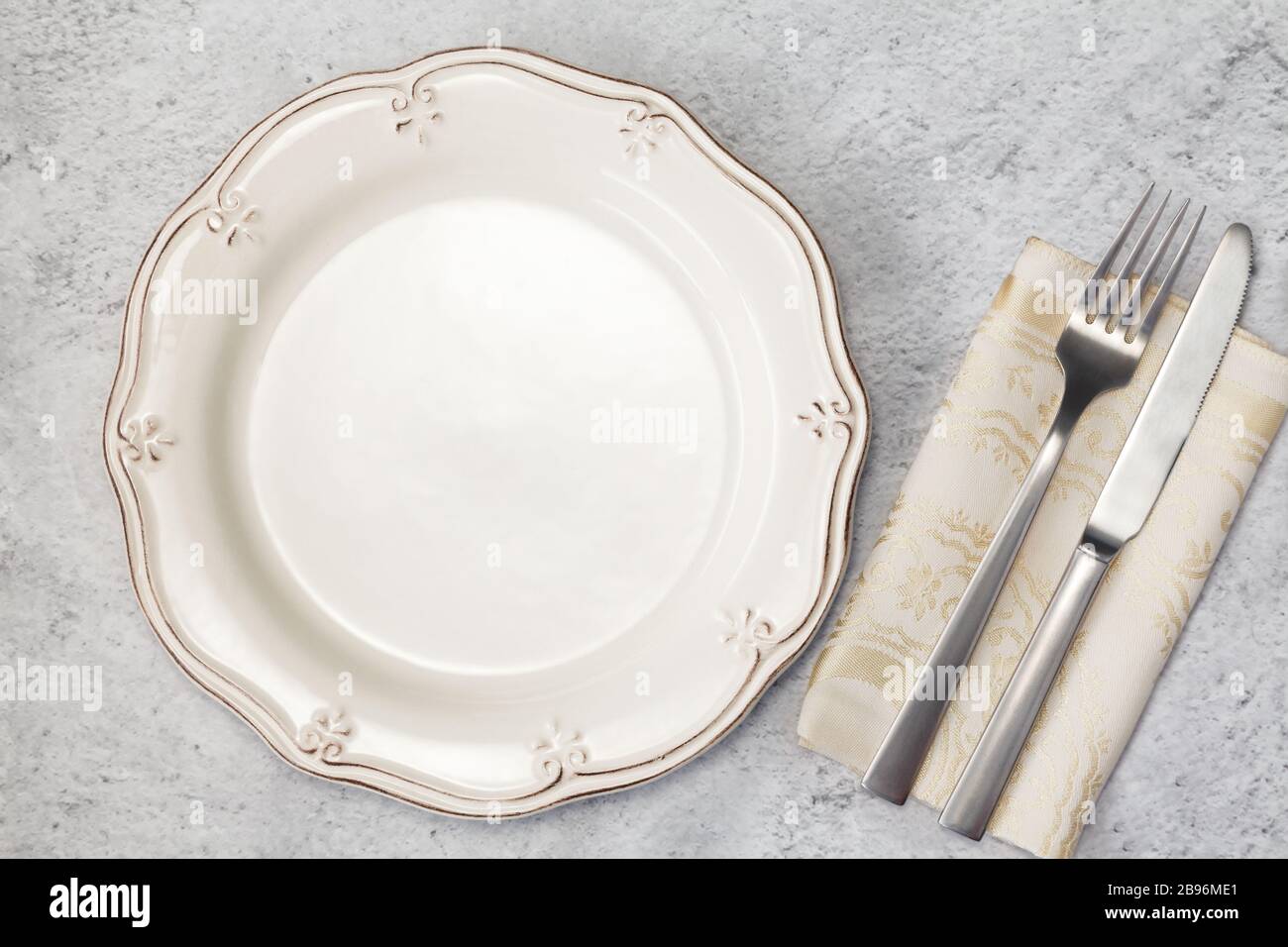 Dinner on plate place setting hi-res stock photography and images - Alamy