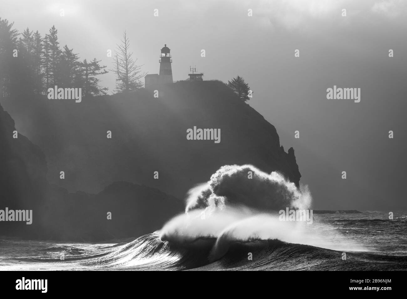Cape disappointment state park storm hi-res stock photography and ...