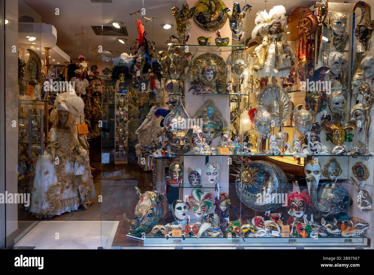 Shop window with souvenirs, Venice, Veneto, Italy Stock Photo - Alamy