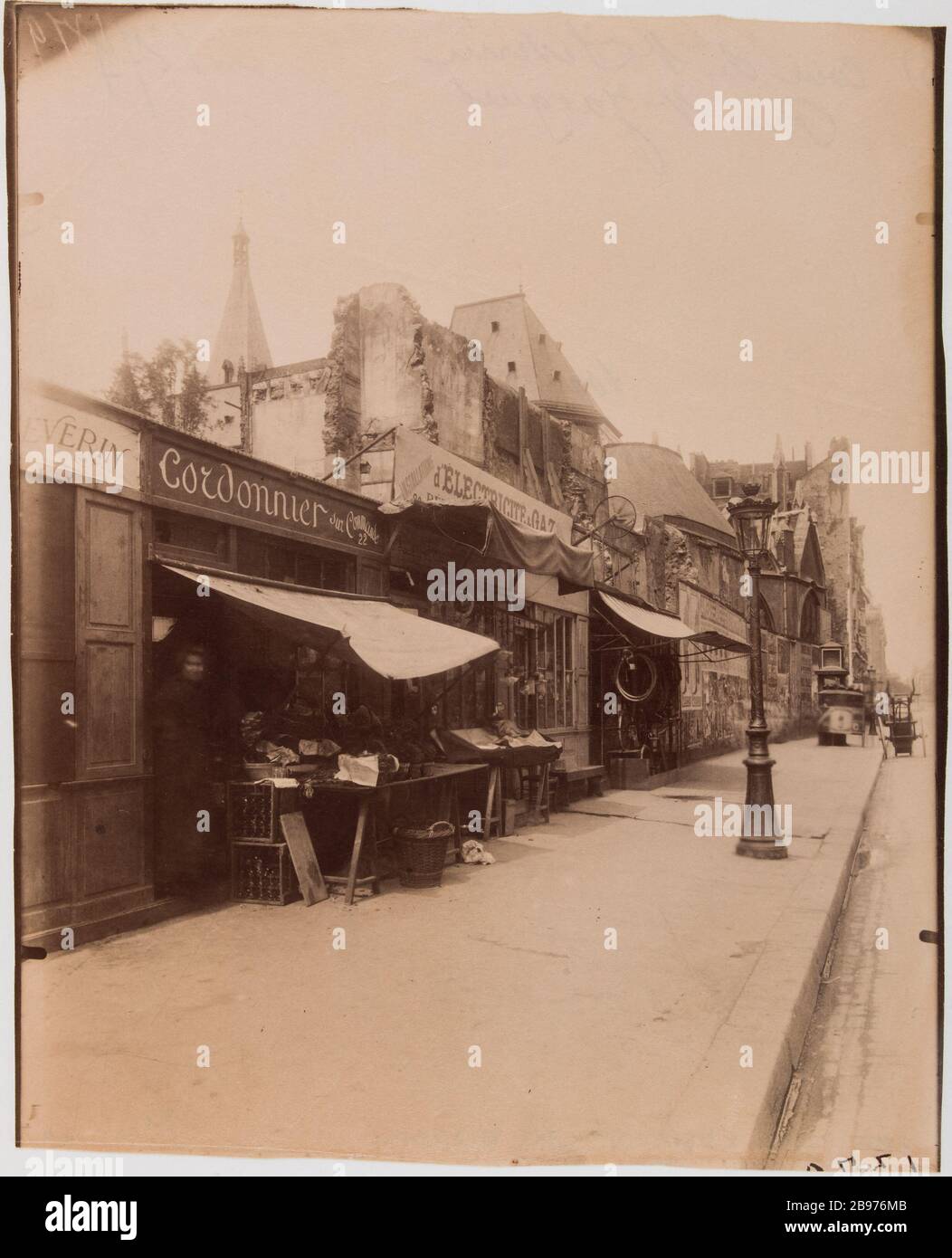 Cour st jacques hi-res stock photography and images - Alamy