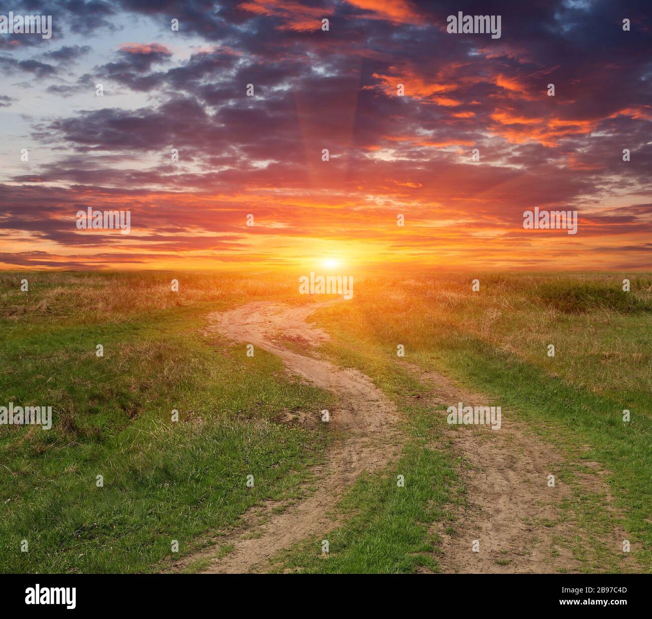 Empty dirt road sunset hi-res stock photography and images - Alamy