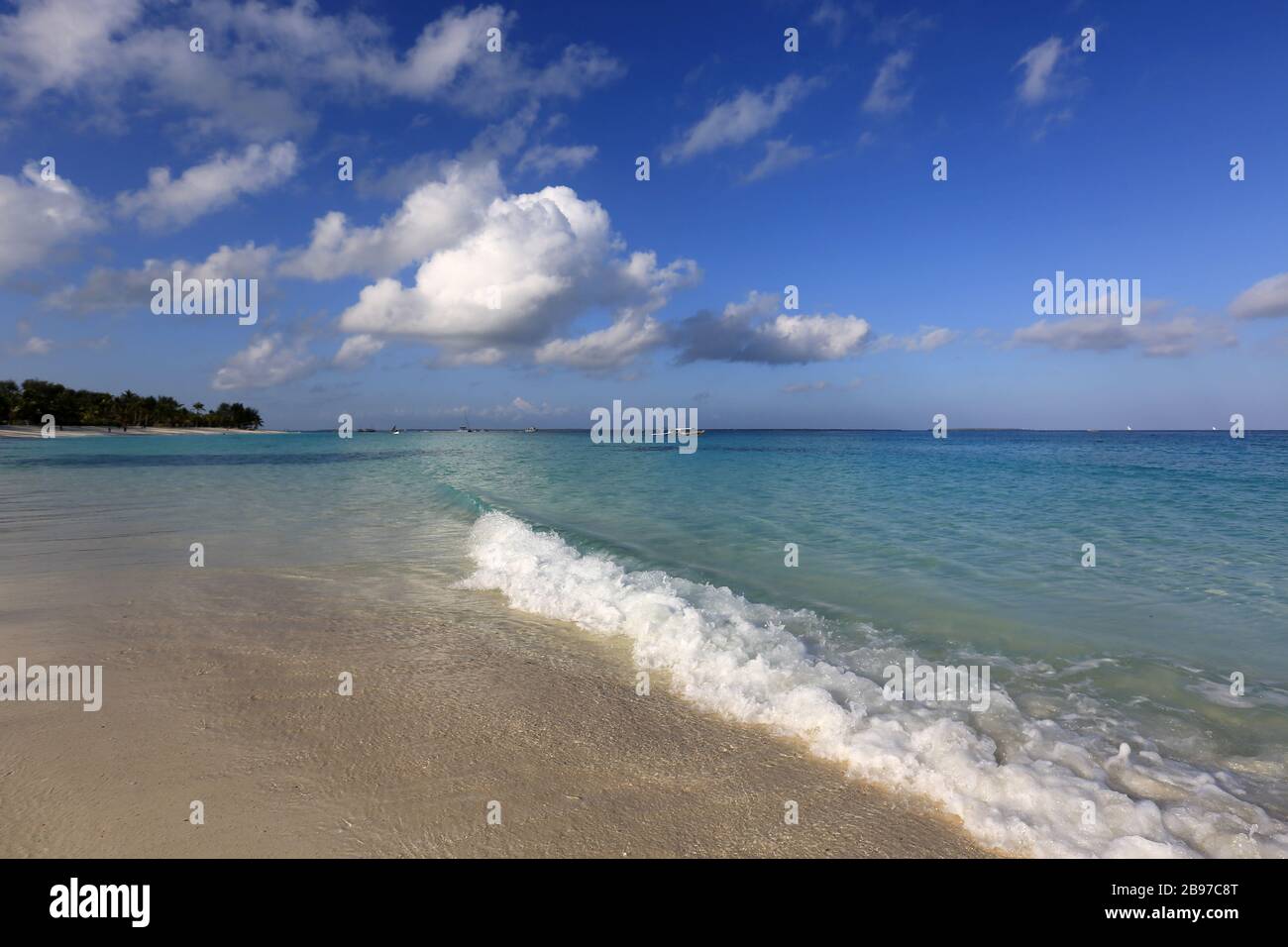 Nice ocean hi-res stock photography and images - Alamy