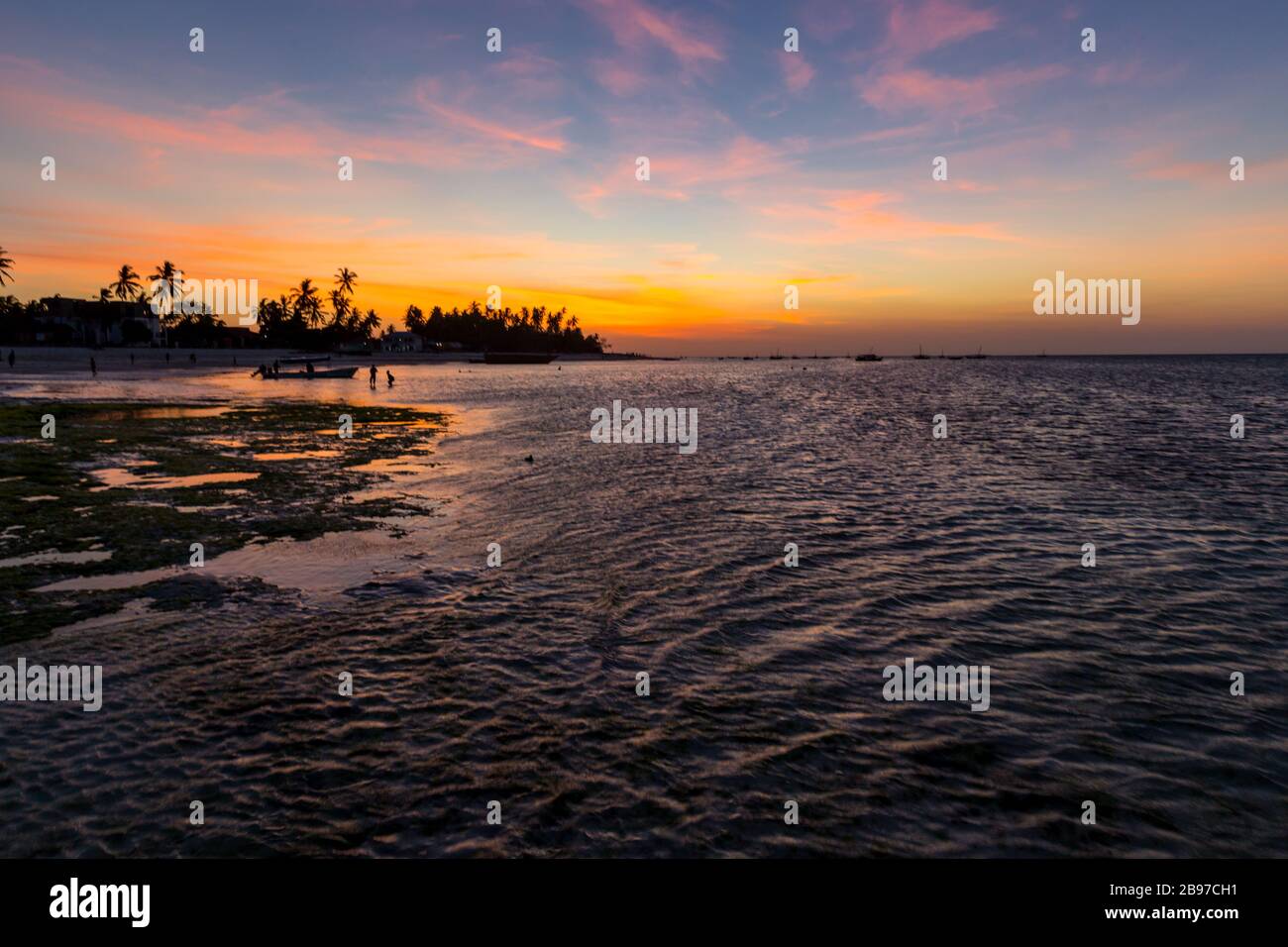 Ocean at nice hi-res stock photography and images - Alamy