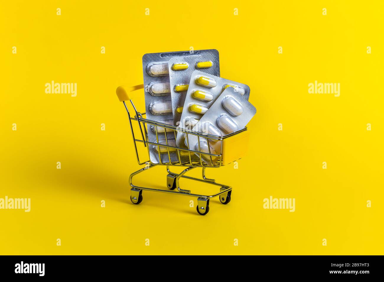Medicine cart hi-res stock photography and images - Alamy