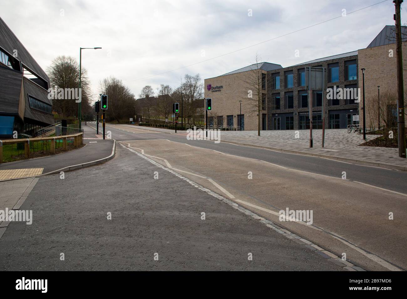 Empty city roads hi-res stock photography and images - Alamy