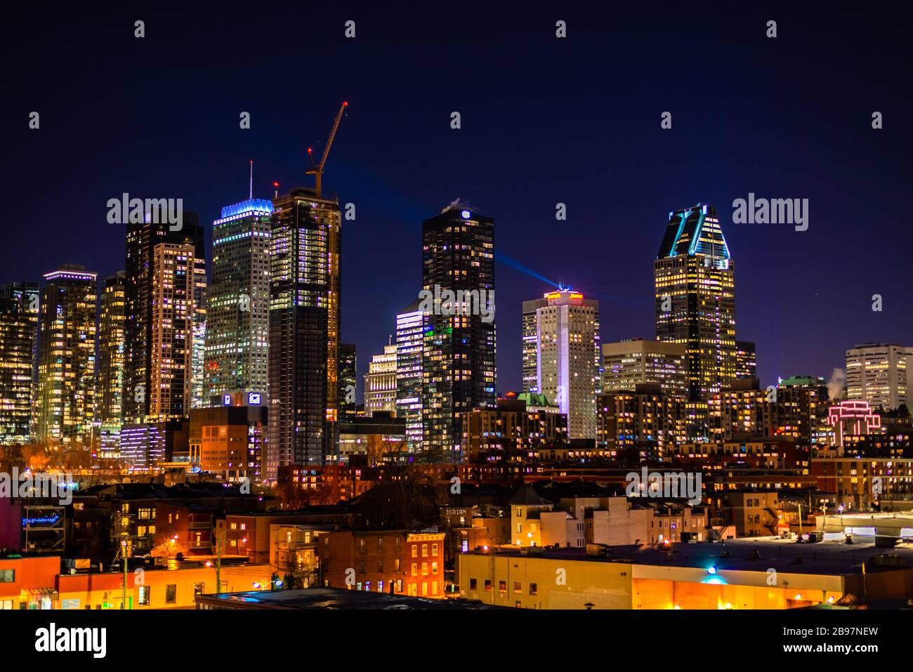 Street light montreal hi-res stock photography and images - Alamy