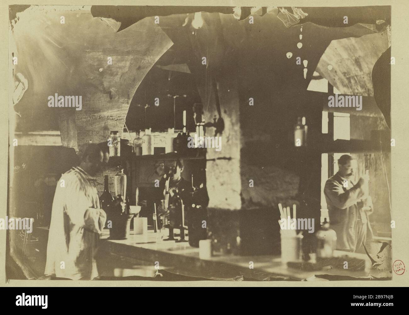 19th century medical equipment hi-res stock photography and images - Alamy