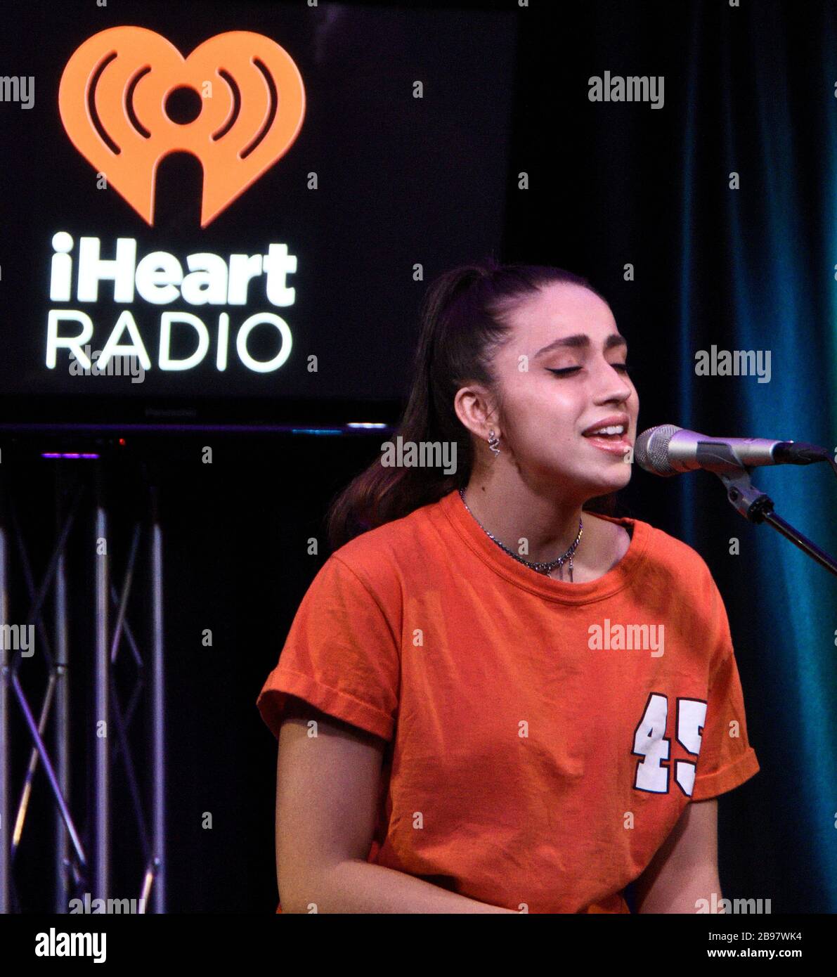 Tate mcrae performance hi-res stock photography and images - Alamy