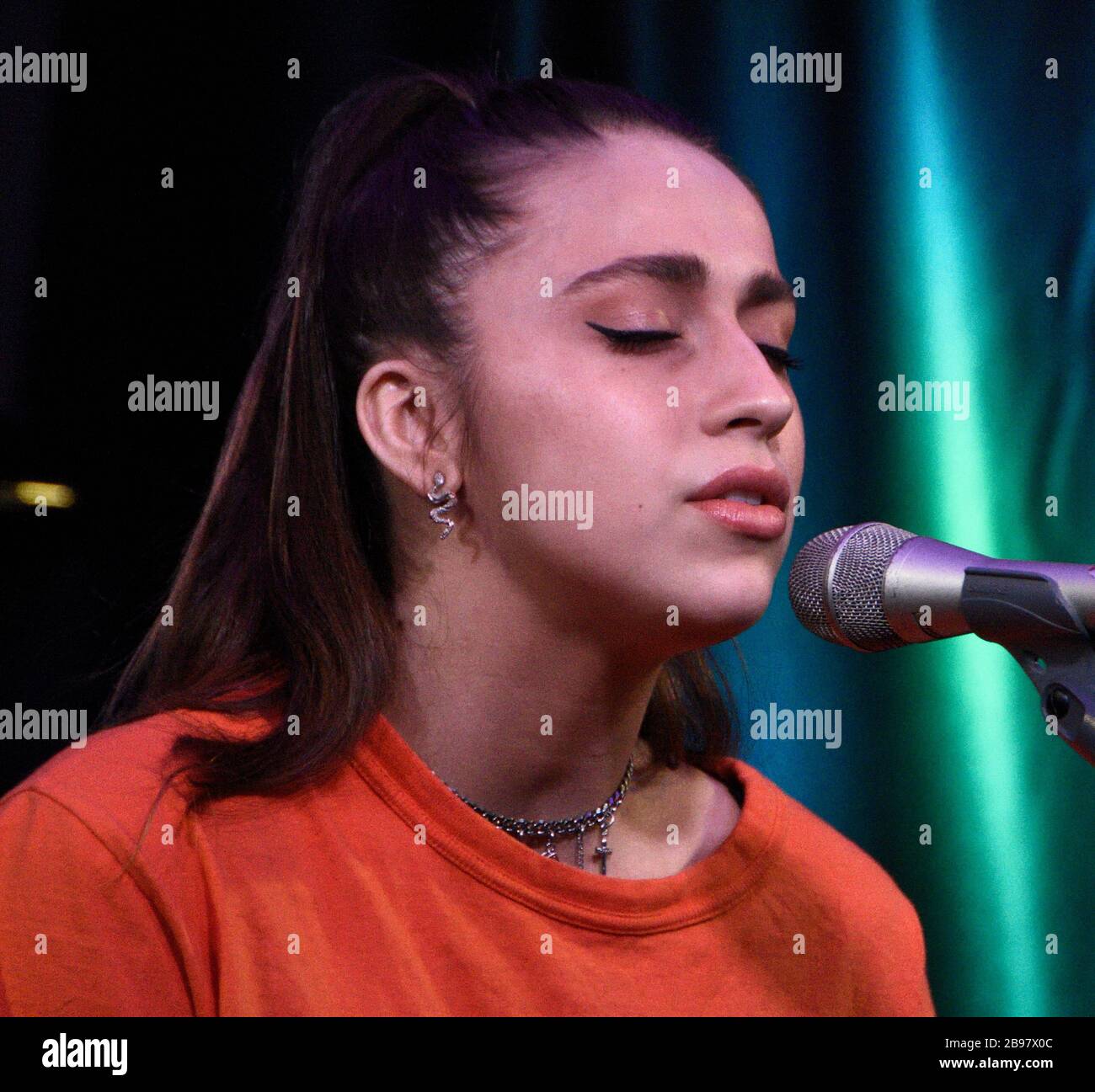 Tate mcrae performance hi-res stock photography and images - Alamy