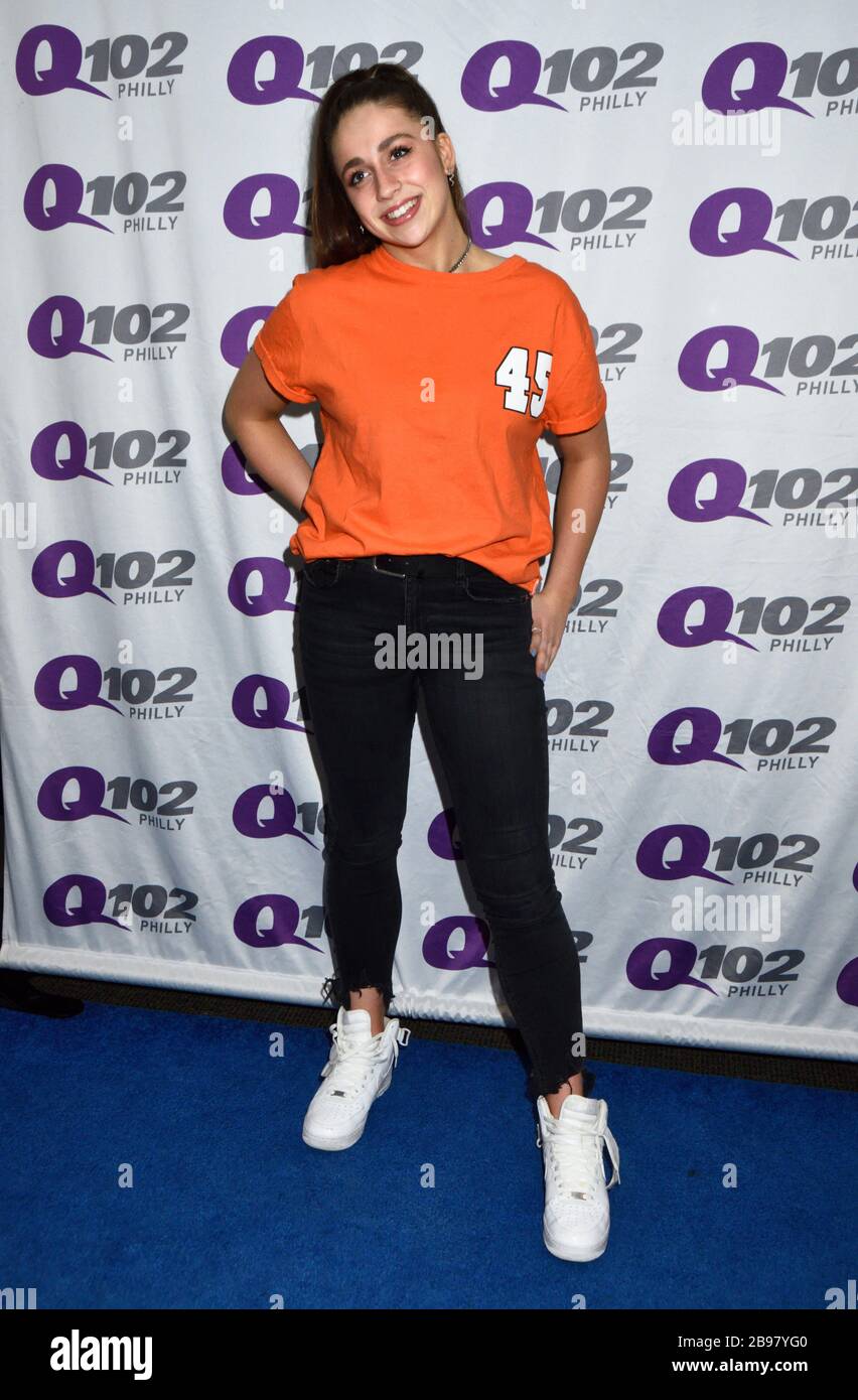 Tate mcrae performance hi-res stock photography and images - Alamy