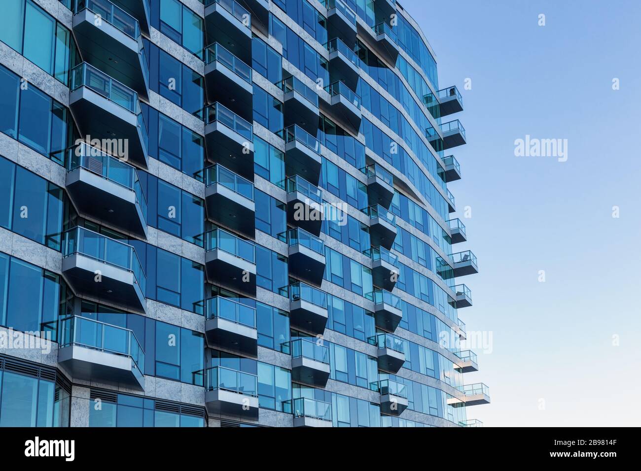 A view in perspective of the blue building Stock Photo - Alamy