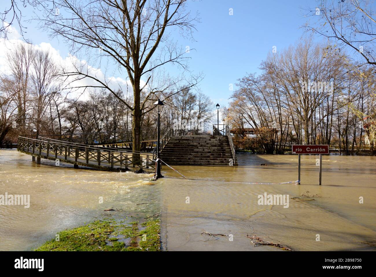 Overflow river hi-res stock photography and images - Alamy