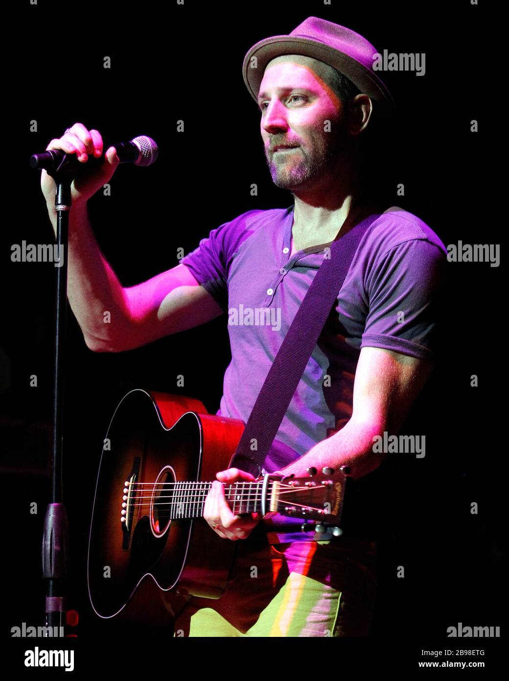 Gma dove awards hi-res stock photography and images - Alamy