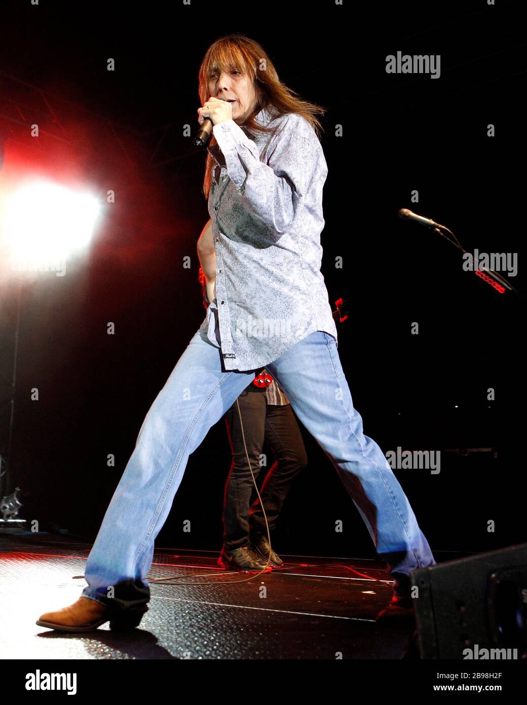 Tesla lead vocalist Jeff Keith performs with the rest of the band at ...