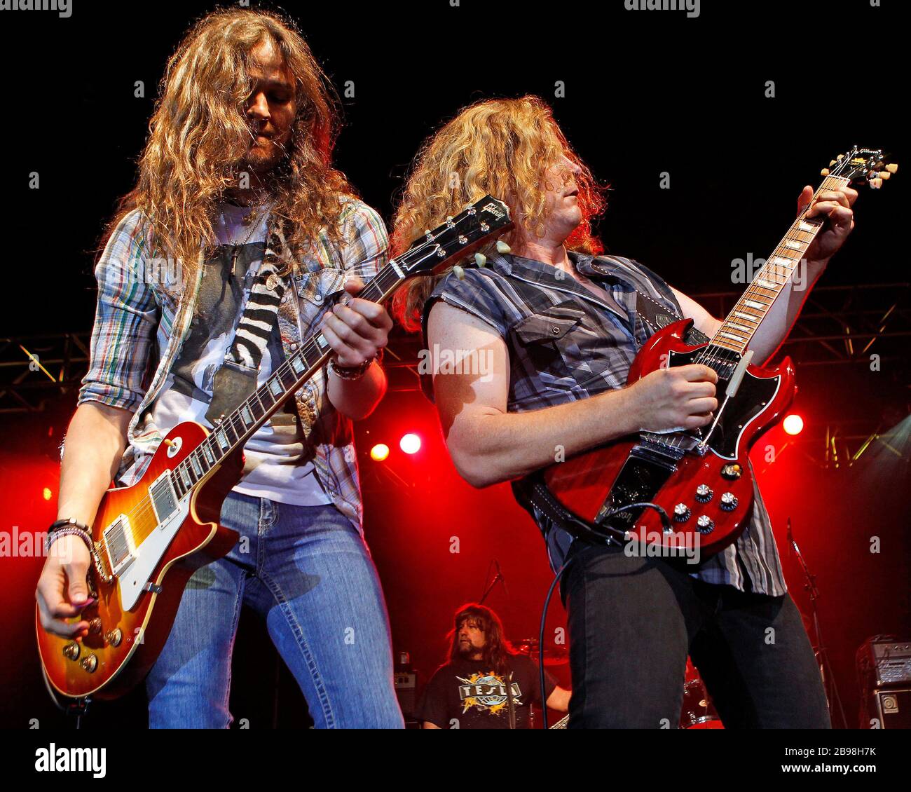 Mechanical resonance hi-res stock photography and images - Alamy