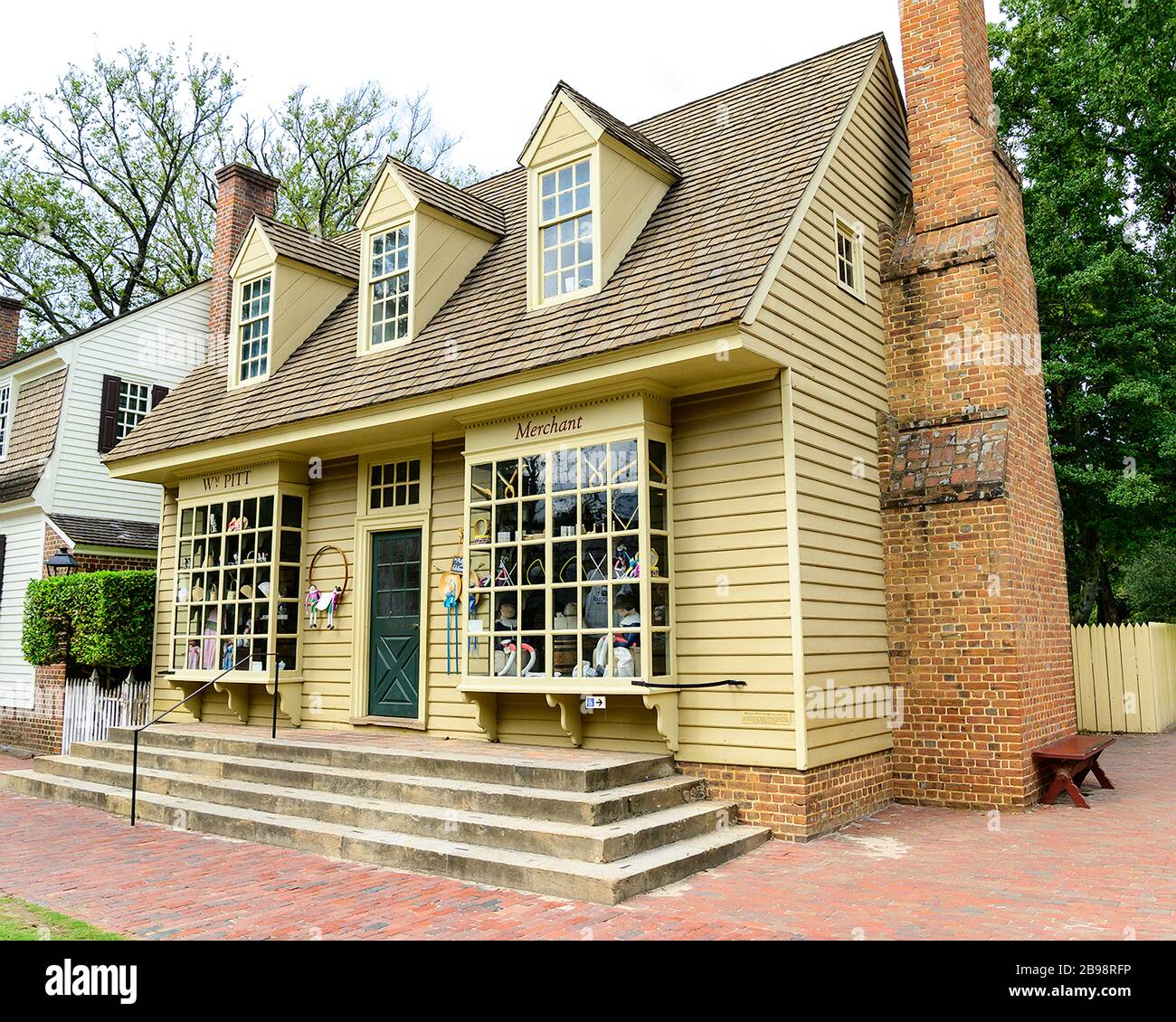Colonial Williamsburg Wm. Pitt Store Stock Photo - Alamy