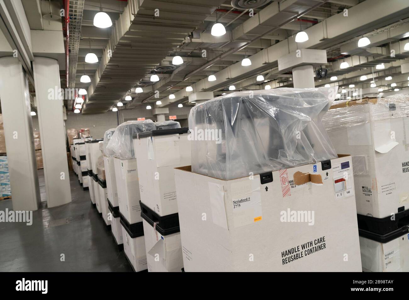 Boxes display cases hi-res stock photography and images - Alamy