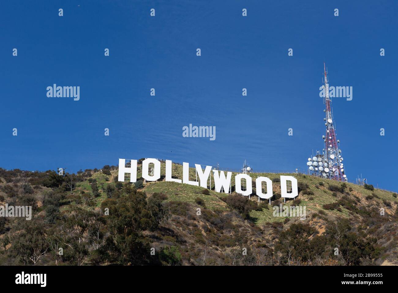 Los angeles skyline hollywood sign hi-res stock photography and images ...