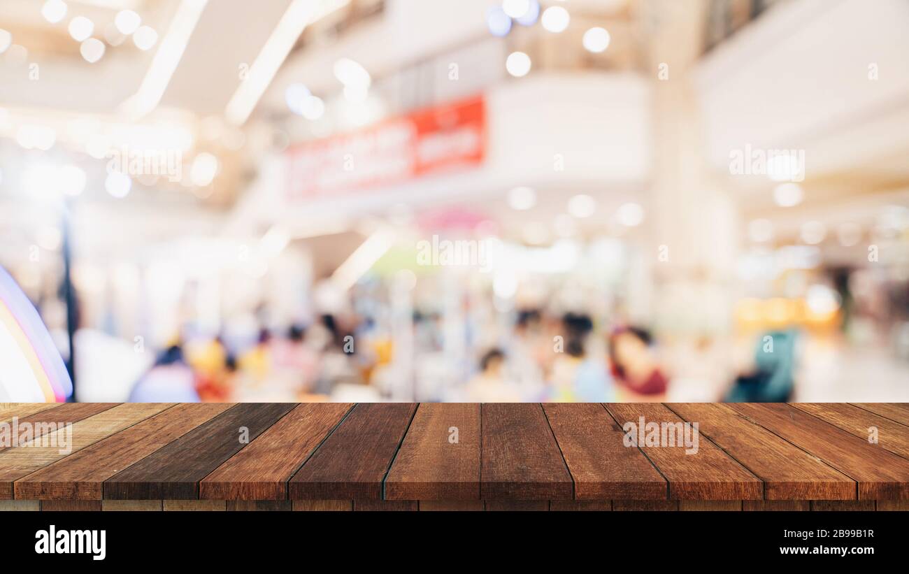 Empty shopping mall interior hi-res stock photography and images - Alamy