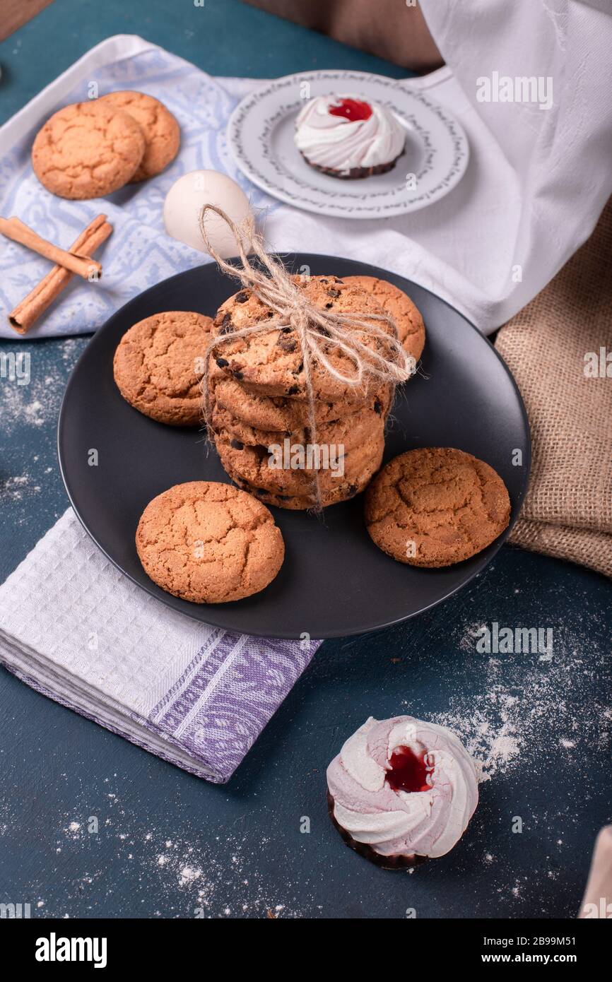 Two cakes hi-res stock photography and images - Alamy