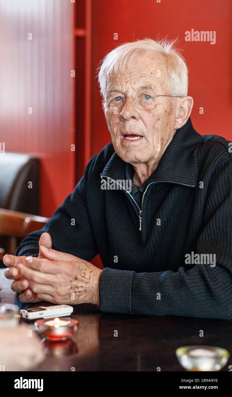 Hamburg, Germany. 05th Mar, 2020. Rolf Becker talks about his ...