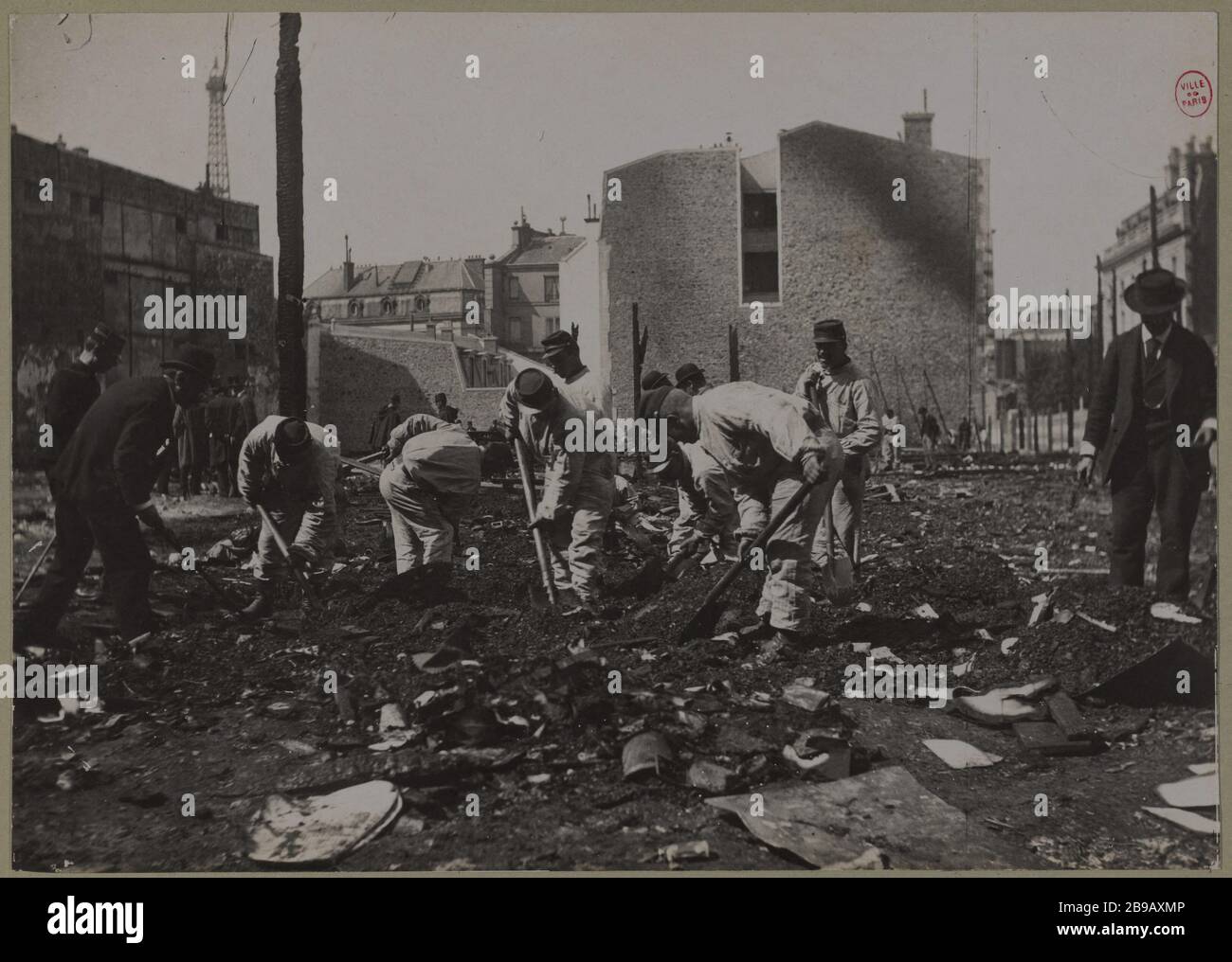 Paris bazar fire hi-res stock photography and images - Alamy