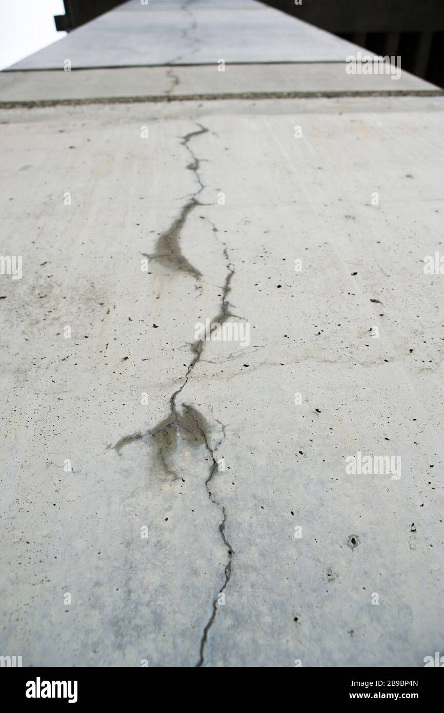 Concrete columns support structure hi-res stock photography and images ...