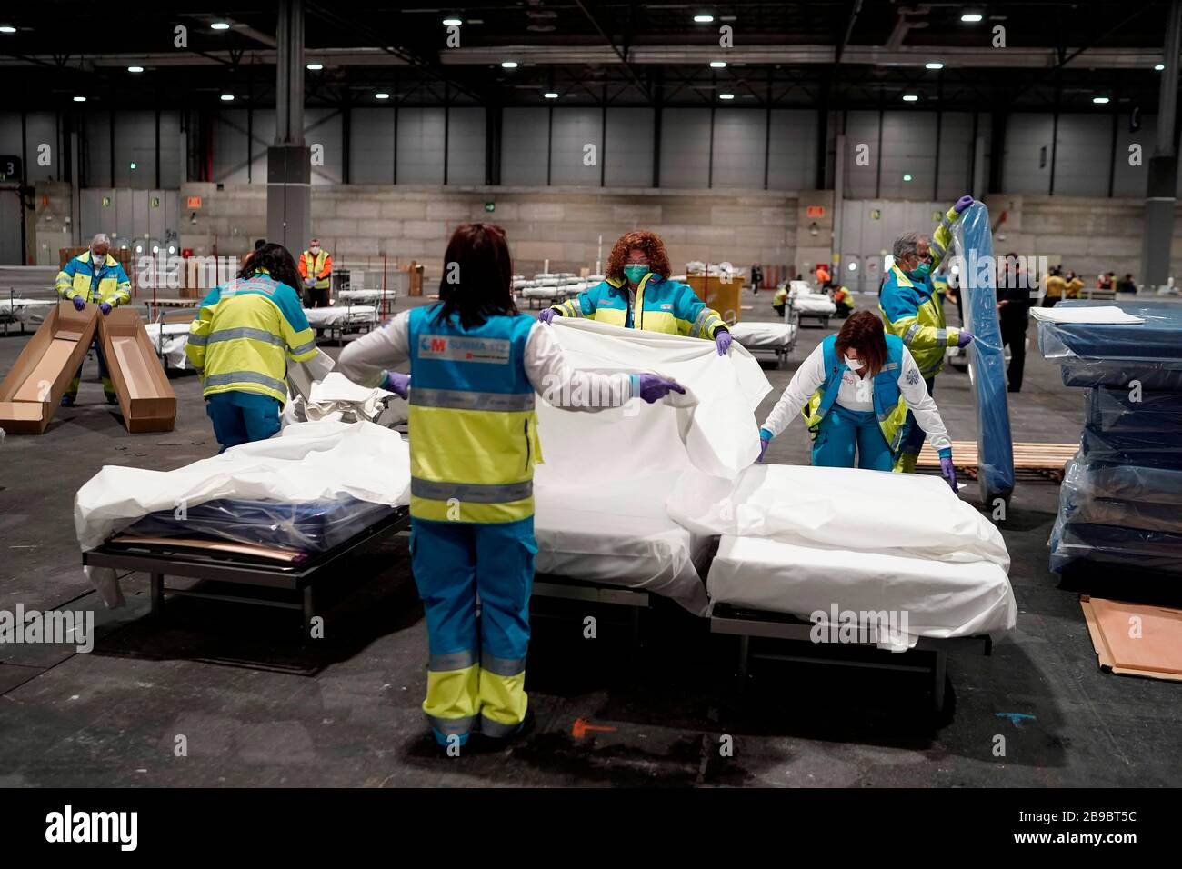 Field emergency care unit hi-res stock photography and images - Alamy
