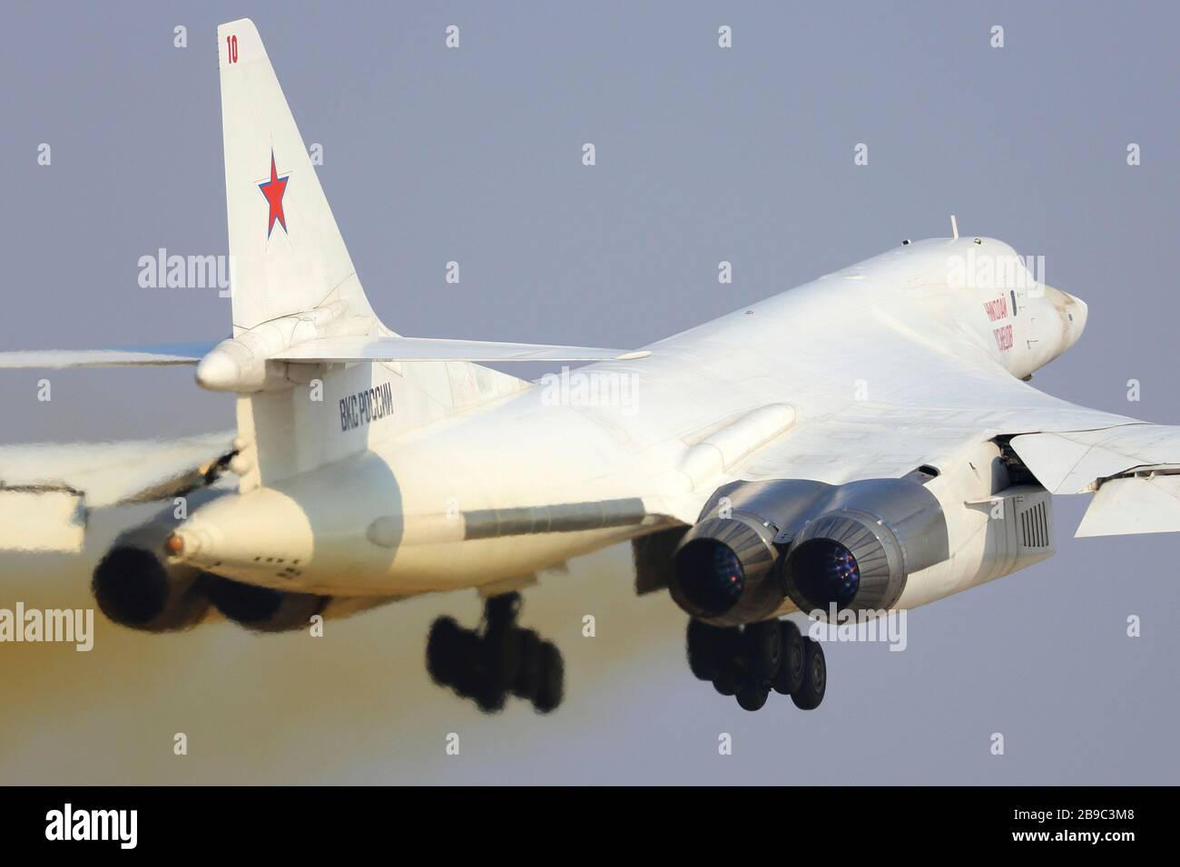 Tu-160M strategic bomber of the Russian Air Force taking off Stock ...
