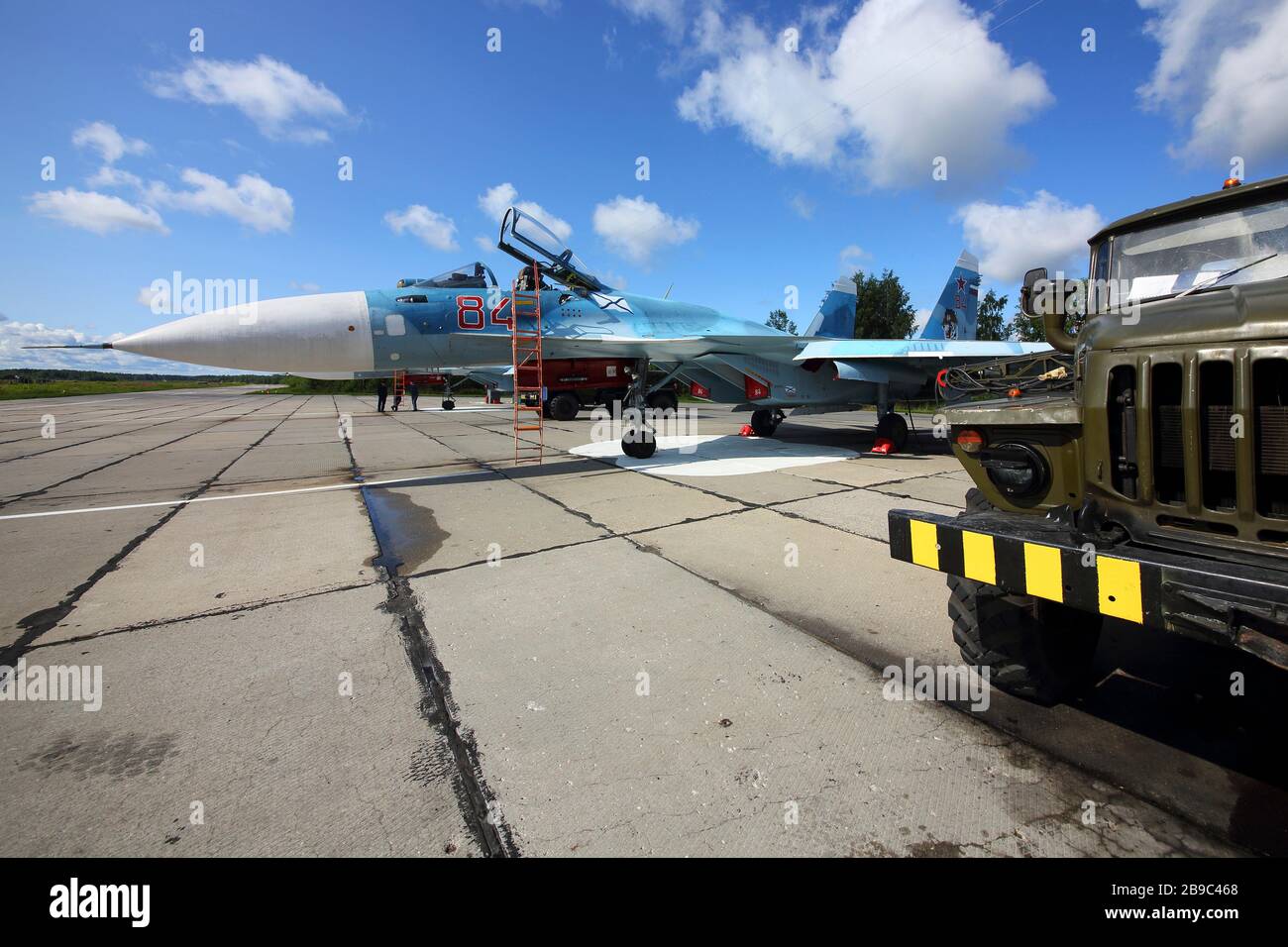 Sukhoi su 33 hi-res stock photography and images - Alamy