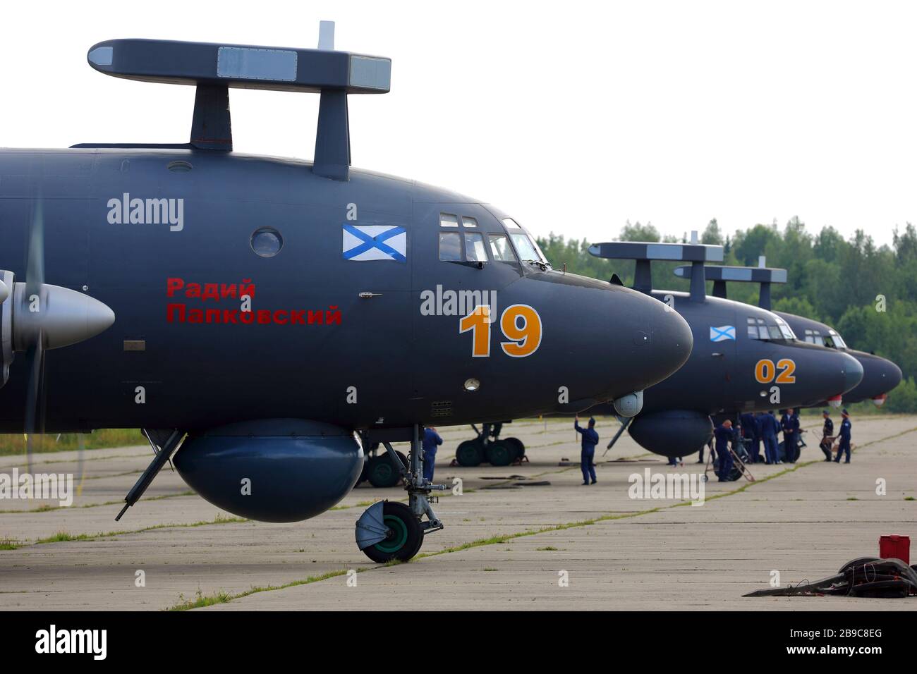 Ilyushin il 38n hi-res stock photography and images - Alamy