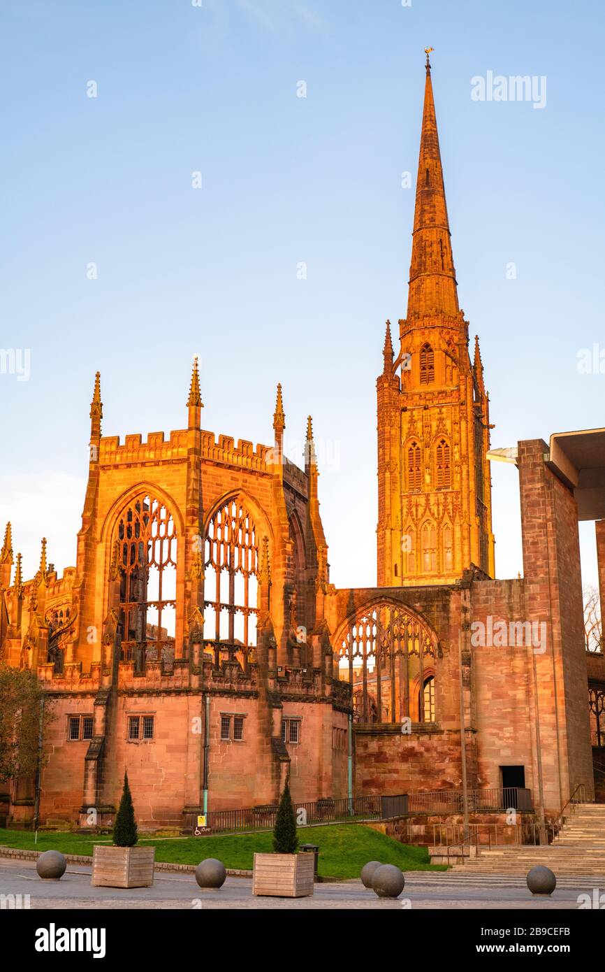 Coventry cathedral ruins ruined england hi-res stock photography and ...
