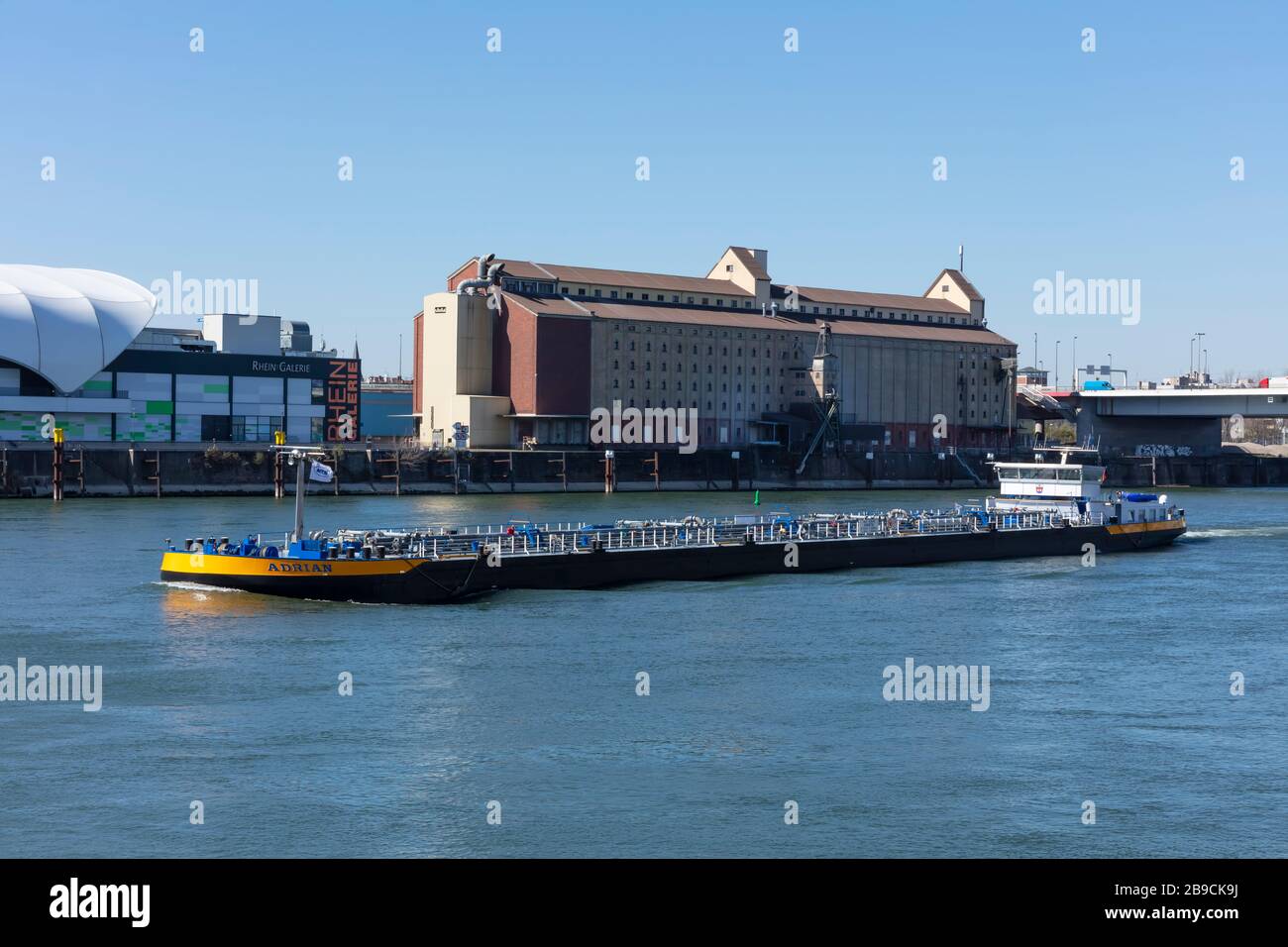 Freighter barges hi-res stock photography and images - Alamy