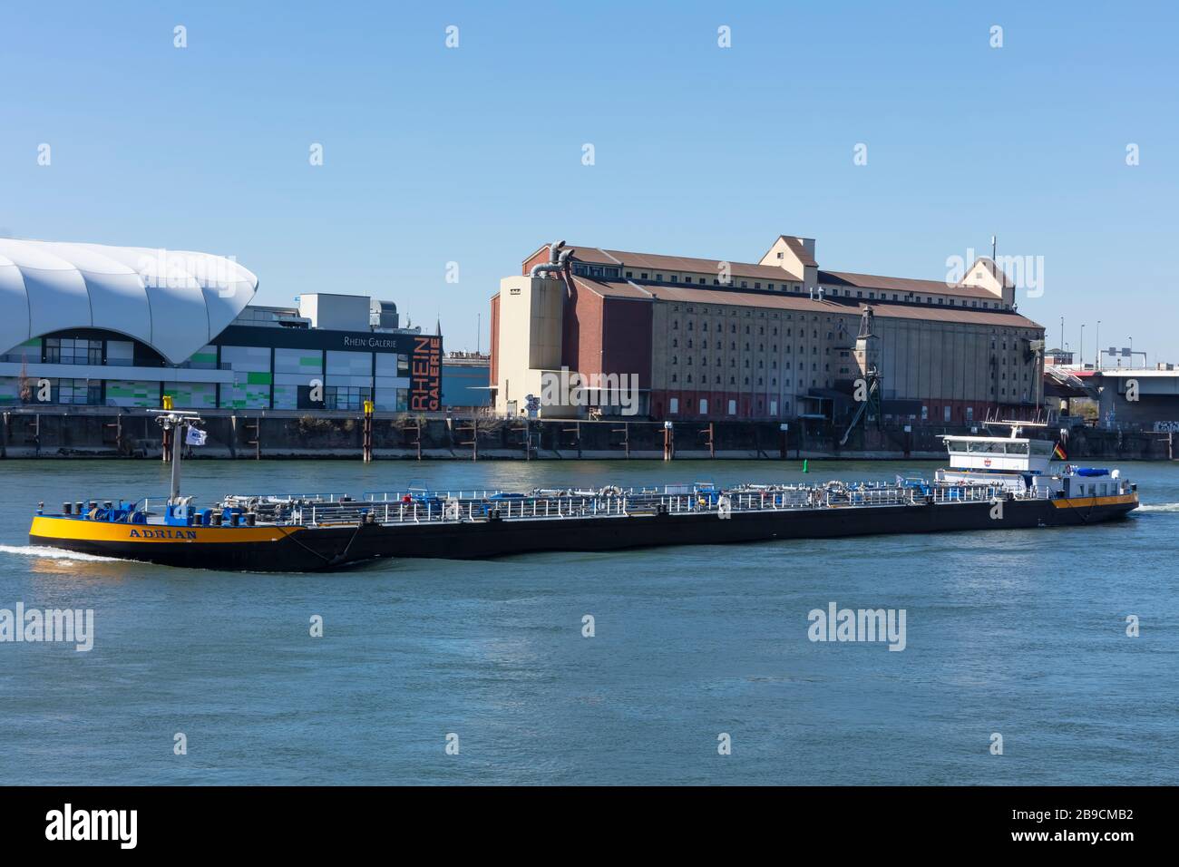 Freighter barges hi-res stock photography and images - Alamy