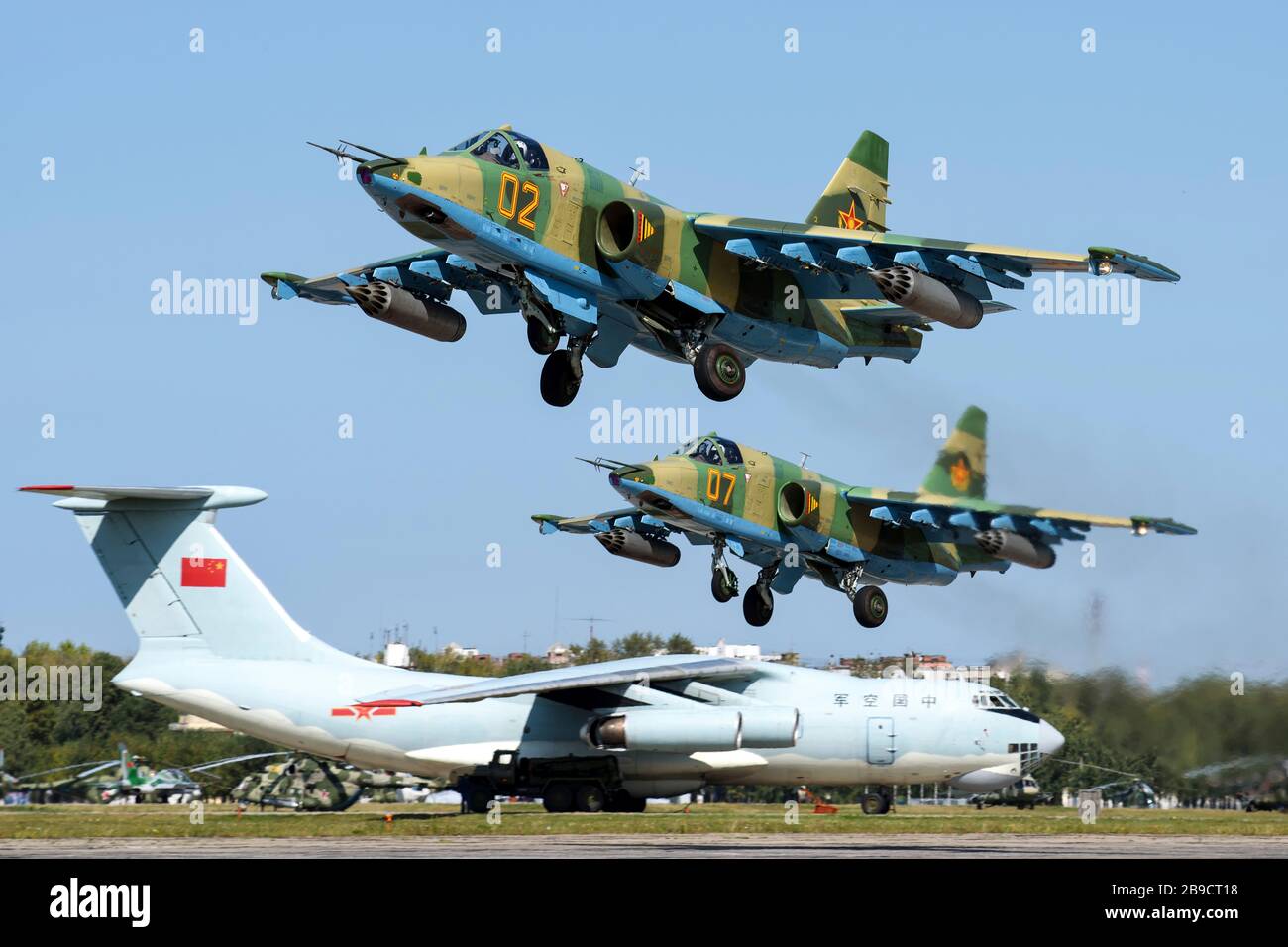 Su 25 attack hi-res stock photography and images - Alamy