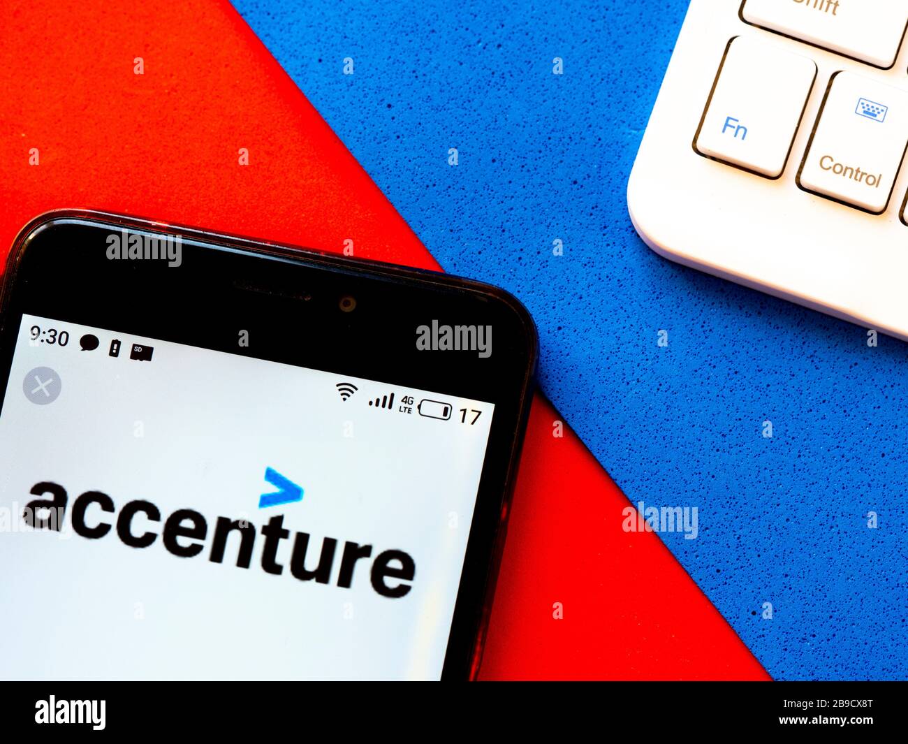 Accenture logo hi-res stock photography and images - Alamy
