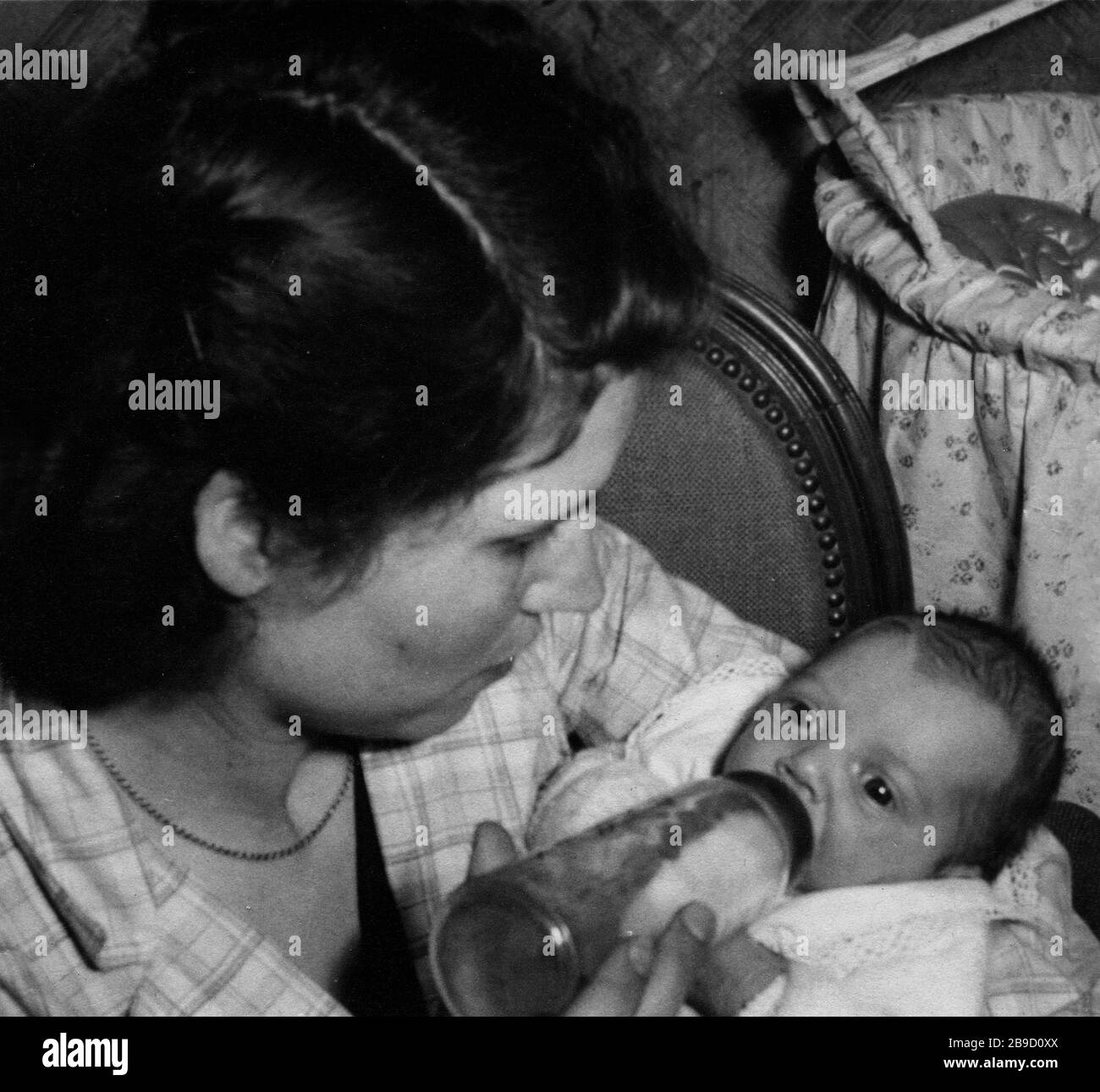 French mother and newborn baby hi-res stock photography and images - Alamy