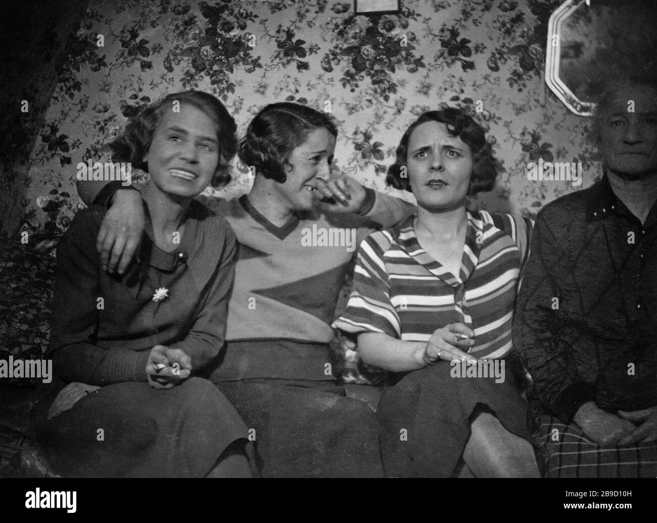 1940s wallpaper hi-res stock photography and images - Alamy