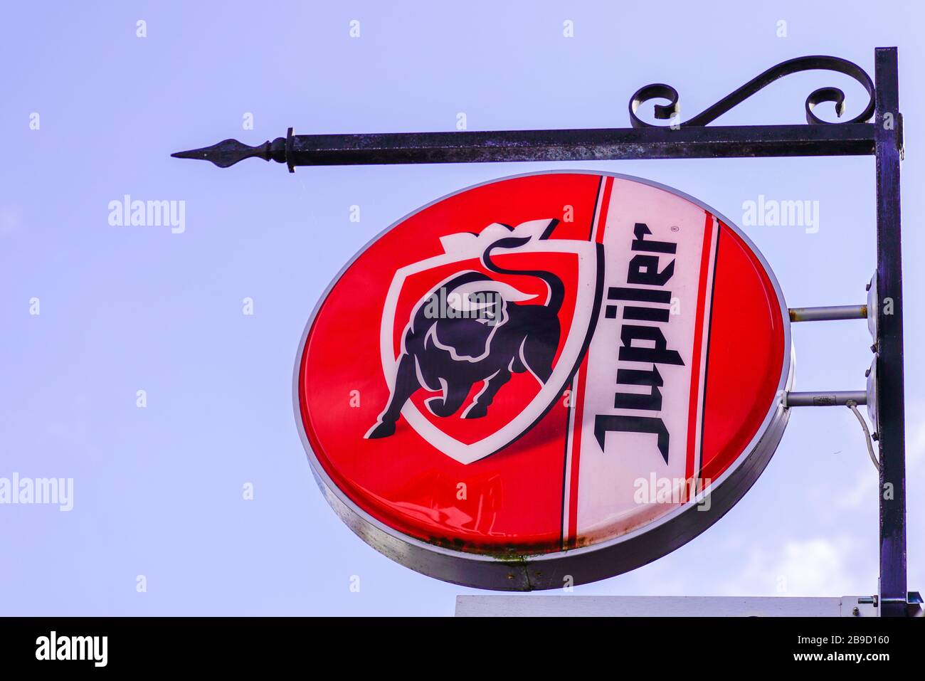 Jupiler bier logo hi-res stock photography and images - Alamy