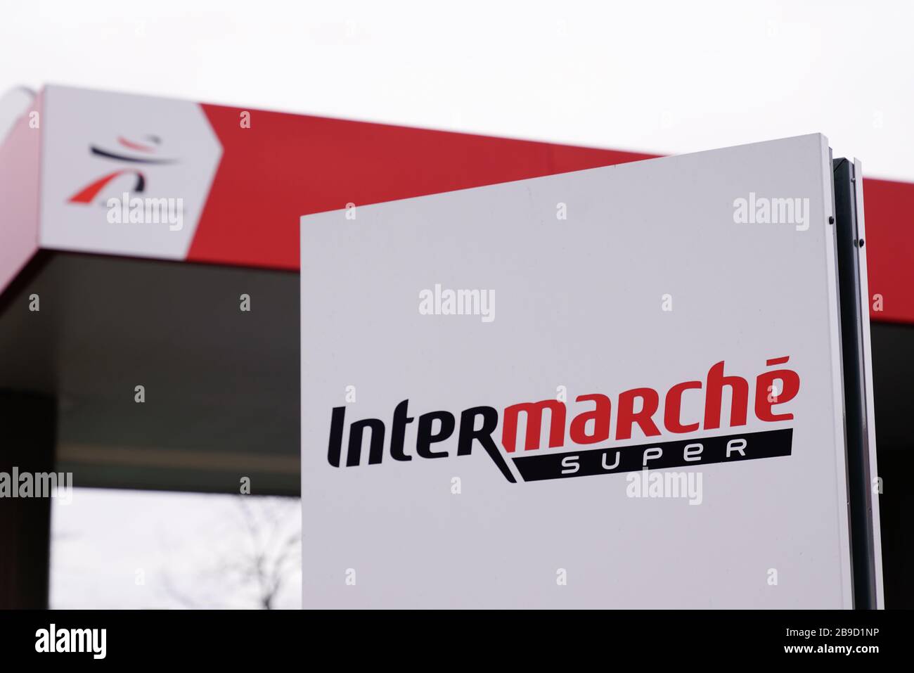 Bordeaux , Aquitaine / France - 03 12 2020 : Intermarche facade shop ...