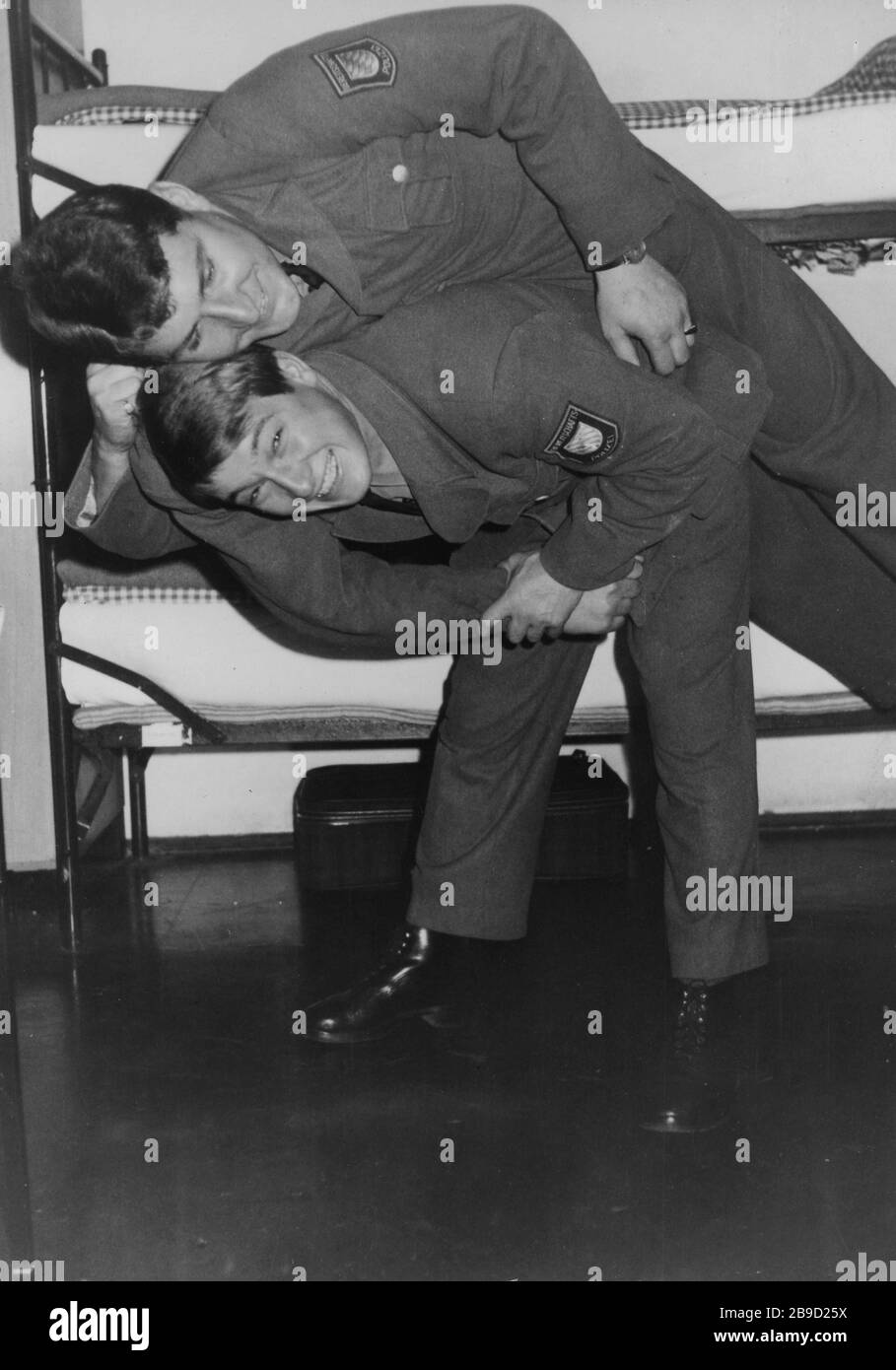 Bunk beds two people hi-res stock photography and images - Alamy