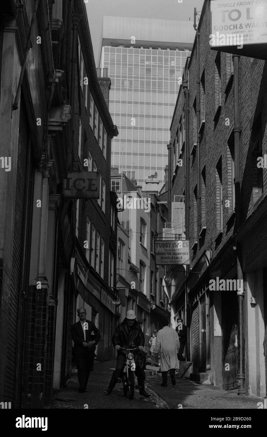 1970s London Street High Resolution Stock Photography and Images - Alamy