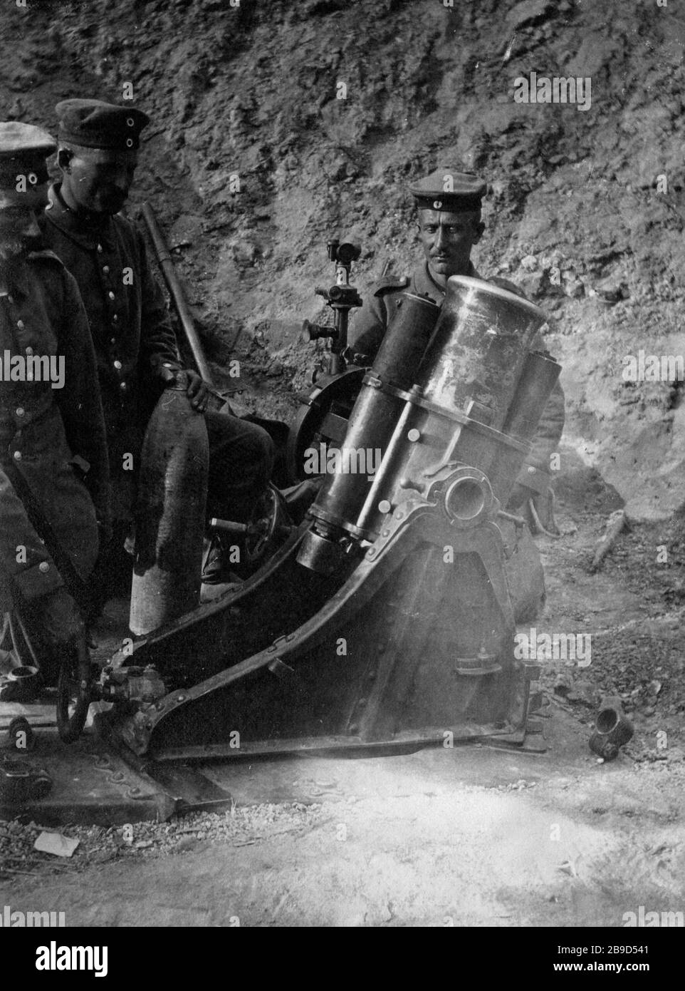 Trench mortar hi-res stock photography and images - Alamy