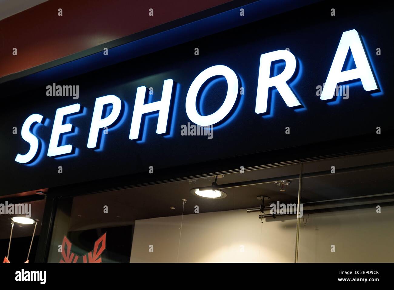 Sephora logo hi-res stock photography and images - Alamy