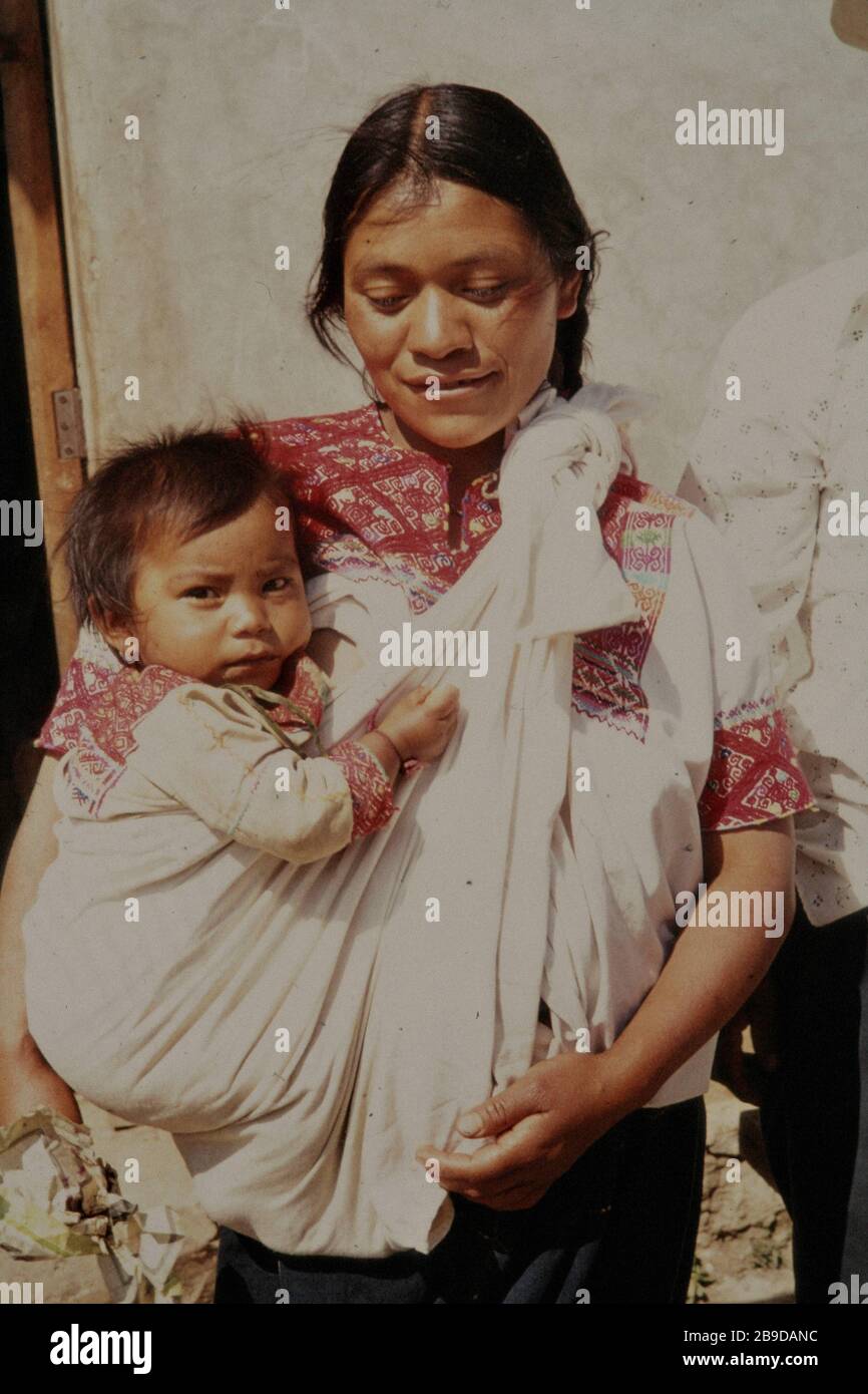 Chamula indian hi-res stock photography and images - Alamy