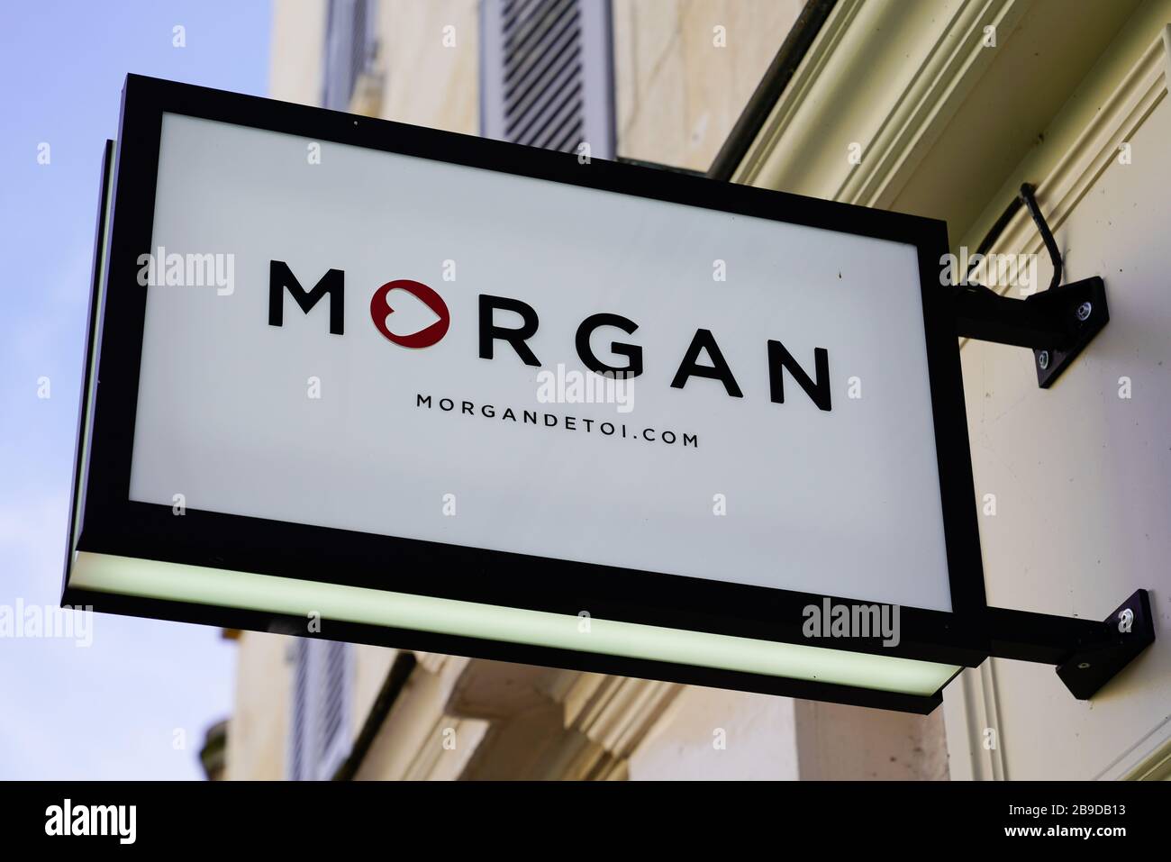 Bordeaux , Aquitaine / France - 12 04 2019 : Morgan shop retail logo ...