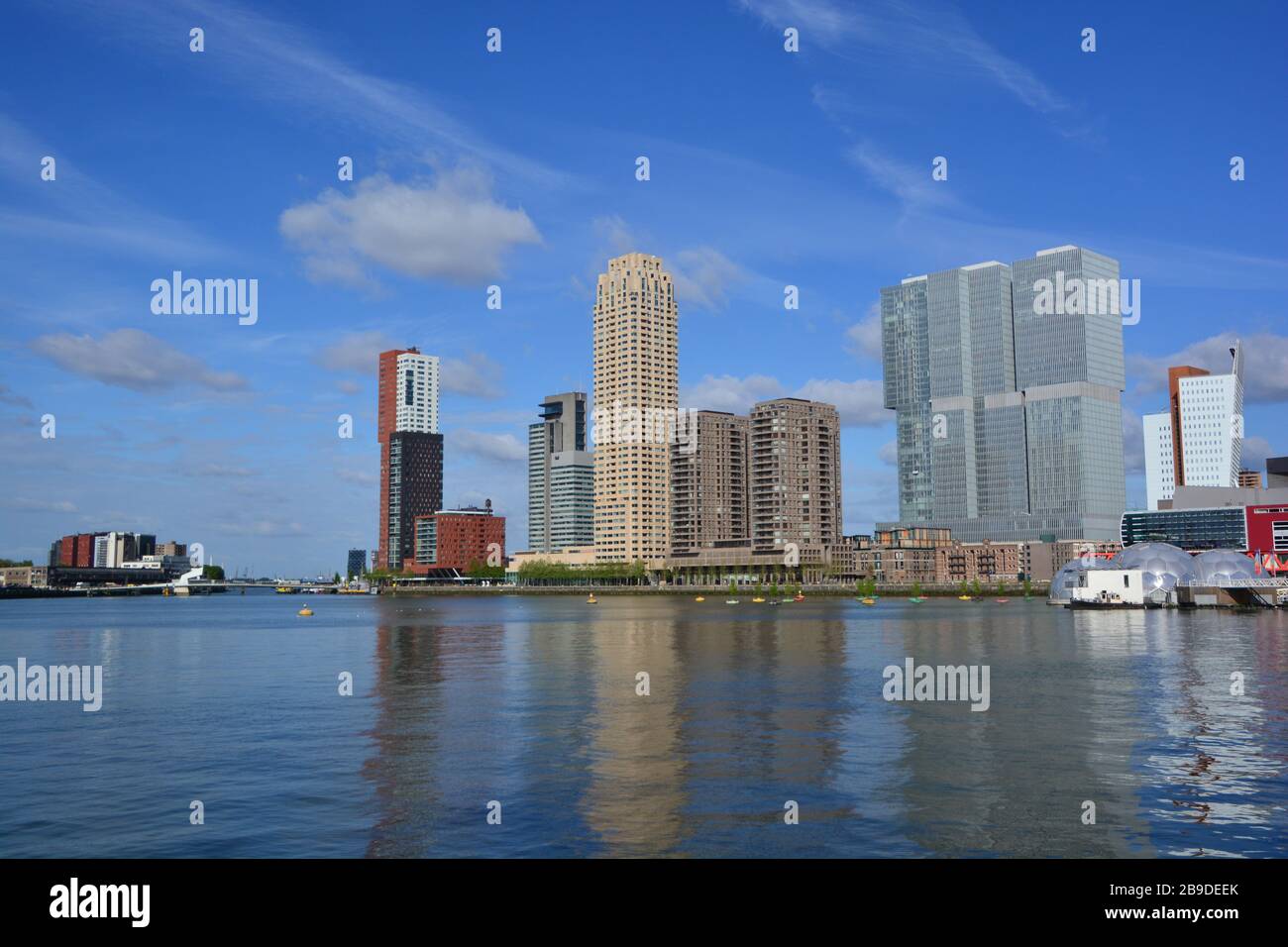Floating office buildings hi-res stock photography and images - Alamy