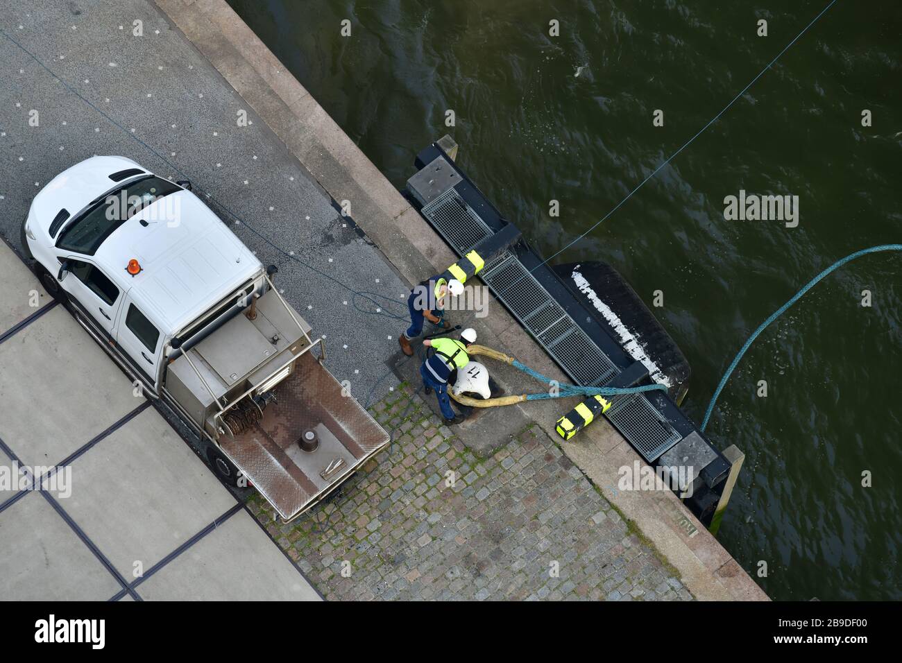 Securing a van hi-res stock photography and images - Alamy