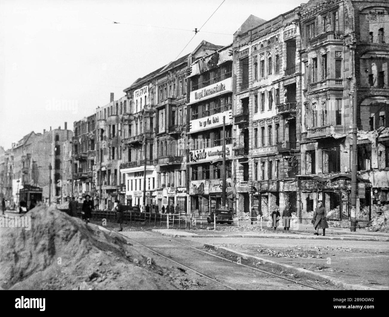 Berlin street 1940s hi-res stock photography and images - Alamy